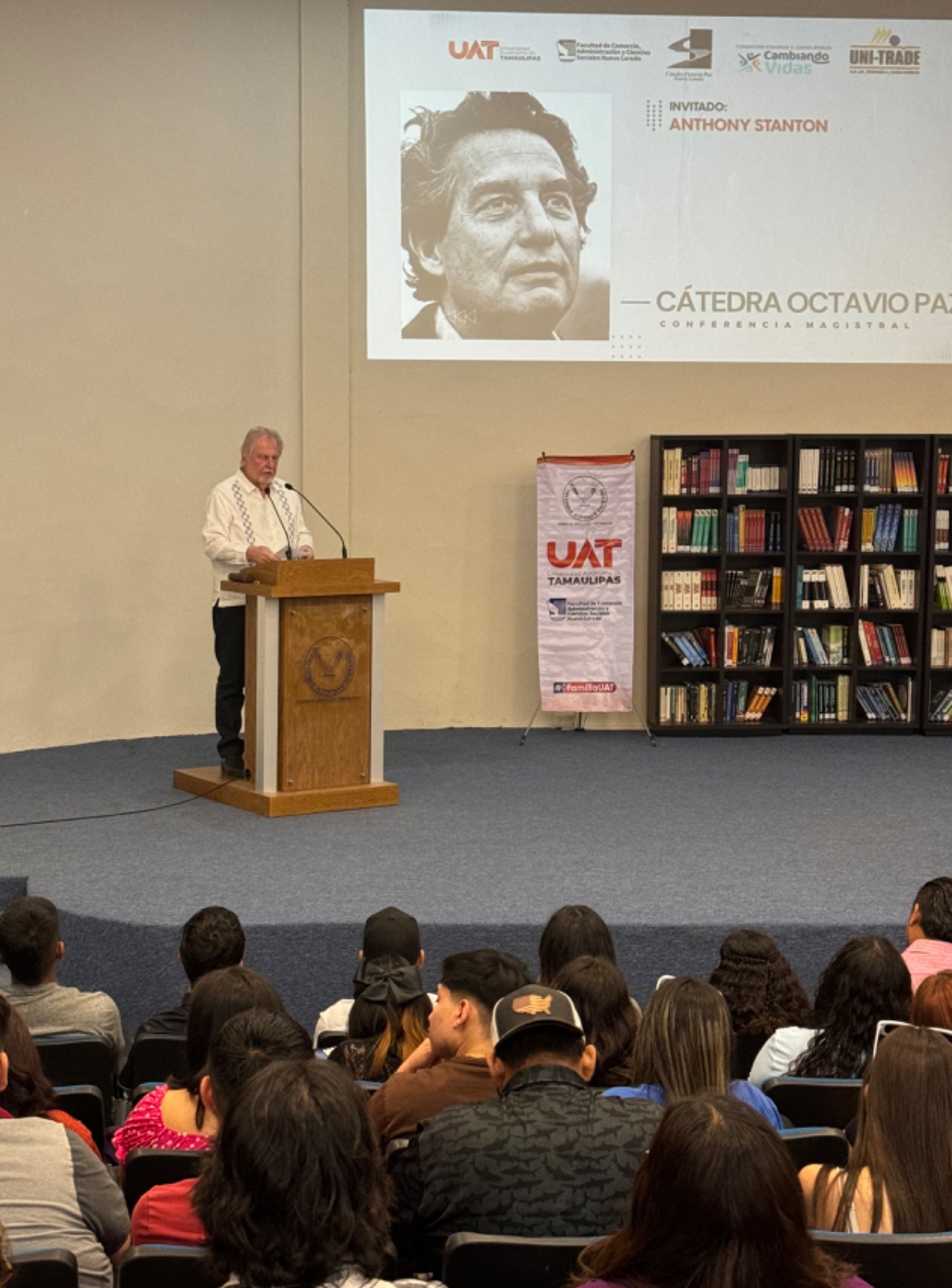 Imparte la UAT en Nuevo Laredo la Cátedra Octavio Paz con el escritor Anthony Stanton - Nota Diaria